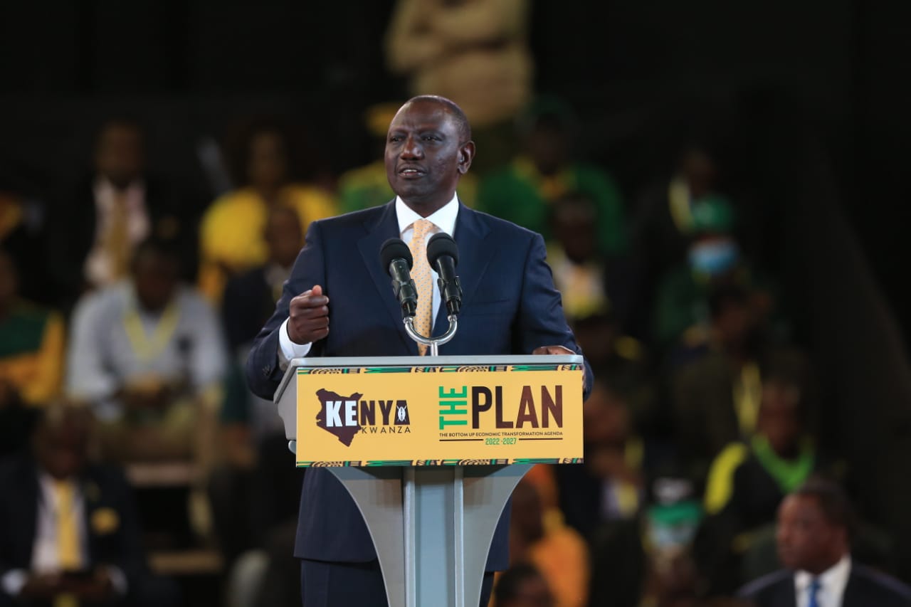 NTV Kenya: Manifesto ya William Ruto: Naibu rais asema atapanua mtandao ...