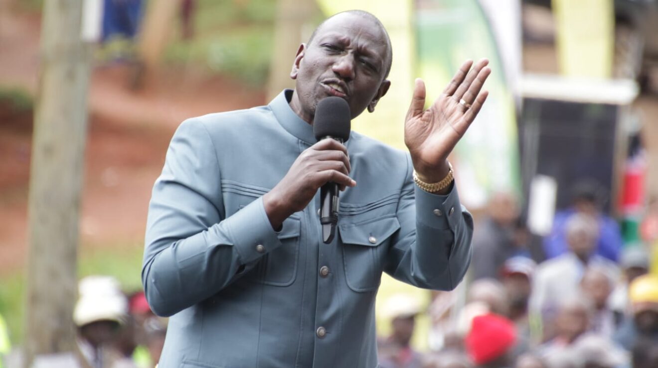 NTV Kenya: Ruto’s Kaunda suits: A stylish twist that has Kenyans talking