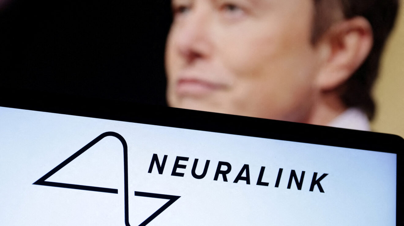 NTV Kenya: Elon Musk’s Neuralink implants brain chip in first human