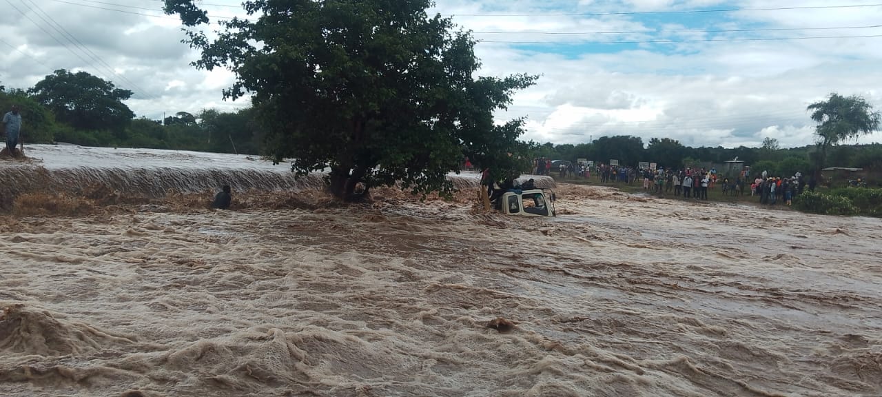 NTV Kenya: At least 10 swept away trying to cross flooded Makueni river
