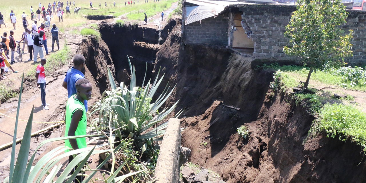 NTV Kenya: Geologists investigate huge cracks and earth movements in Nakuru
